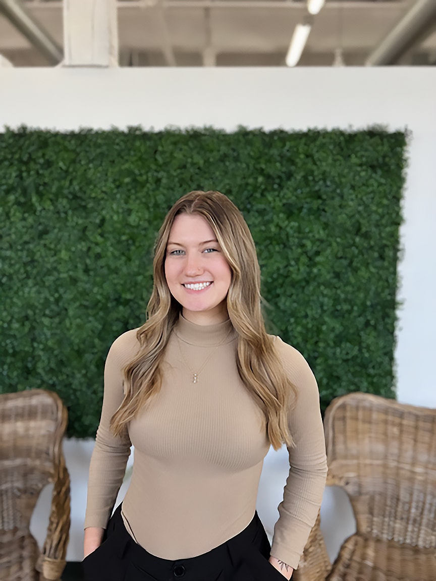 Emily - Urban Eve Medina